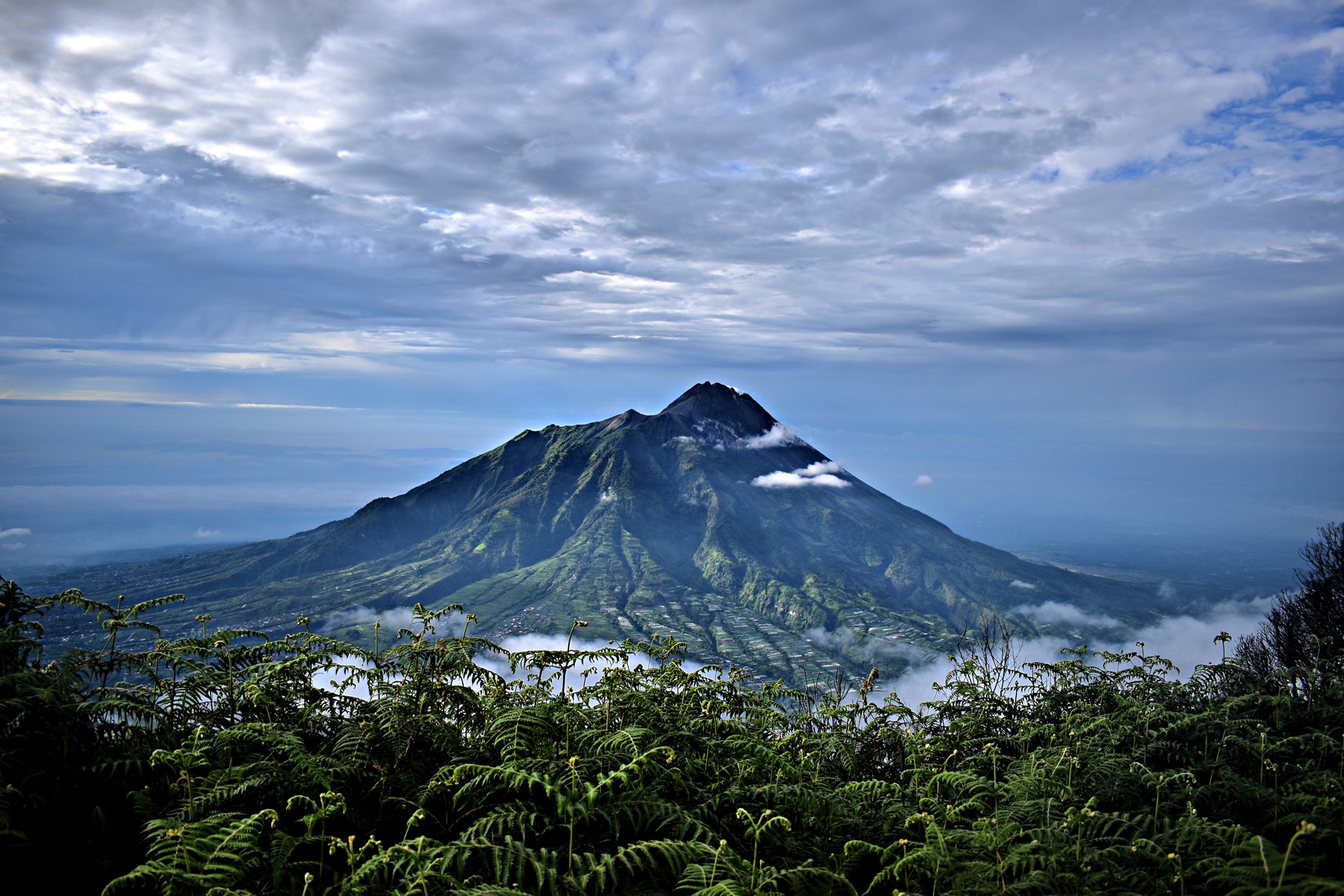 Java’s Gunung Merapi – Dirt on Your Shoes